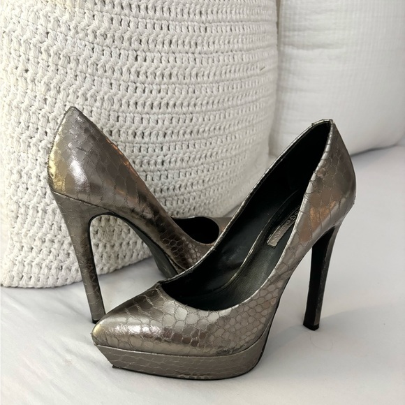 BCBGeneration | Shoes | Bcbgeneration Silver Pumps | Poshmark